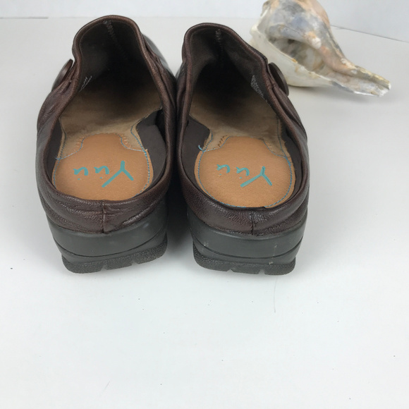 Yuu | Shoes | Yuu Sz 95 Yuu Brown Leather Slides | Poshmark